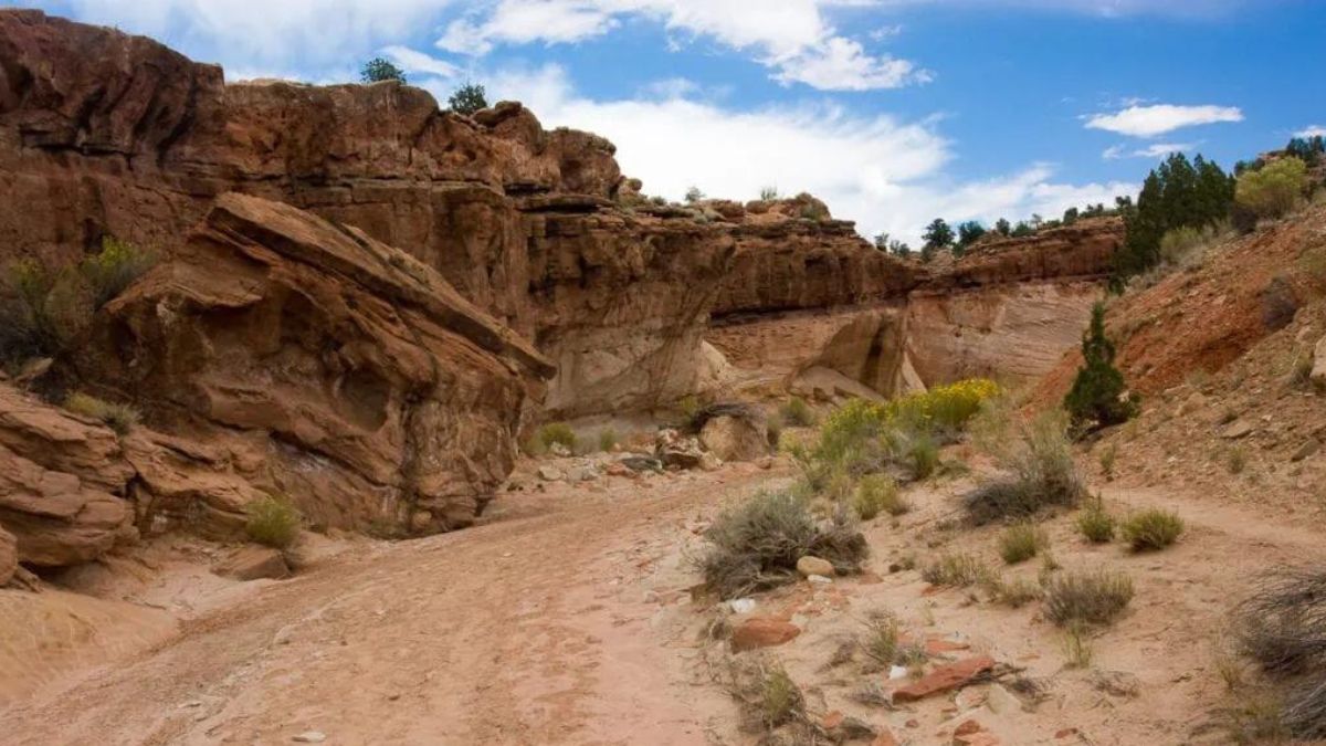 Nature's Masterpiece: Utah's Zebra Slot Canyon - Skeehive
