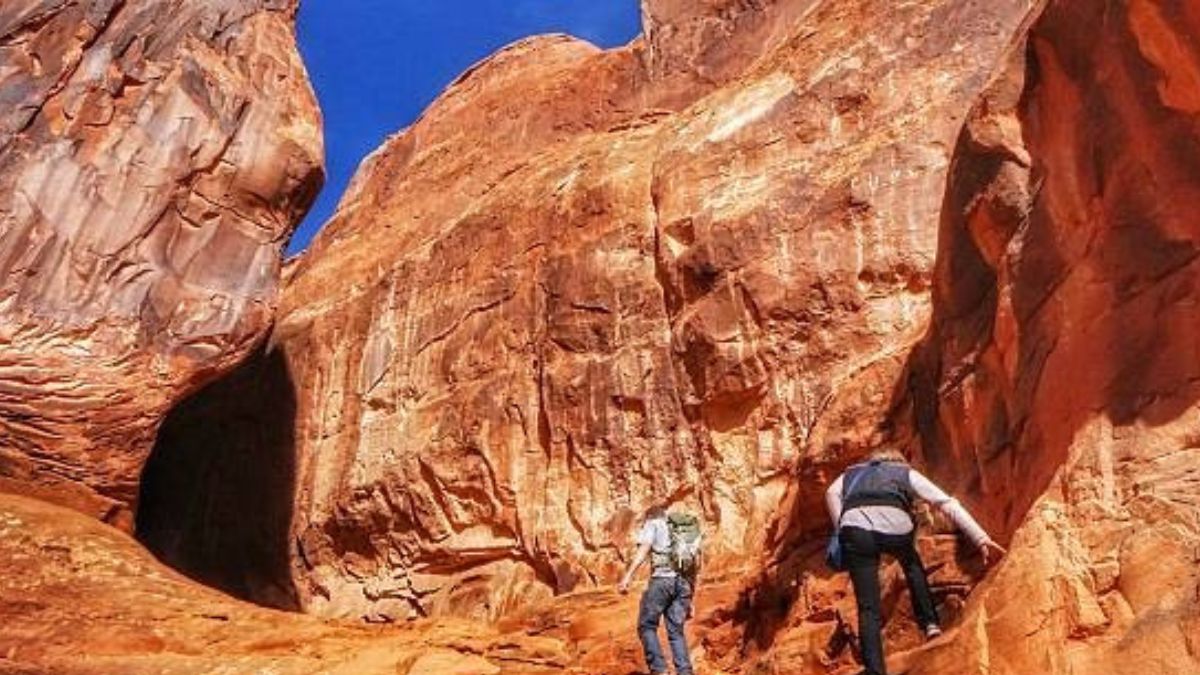 Hiking Adventure in Arches: Utah's Natural Wonders - Skeehive