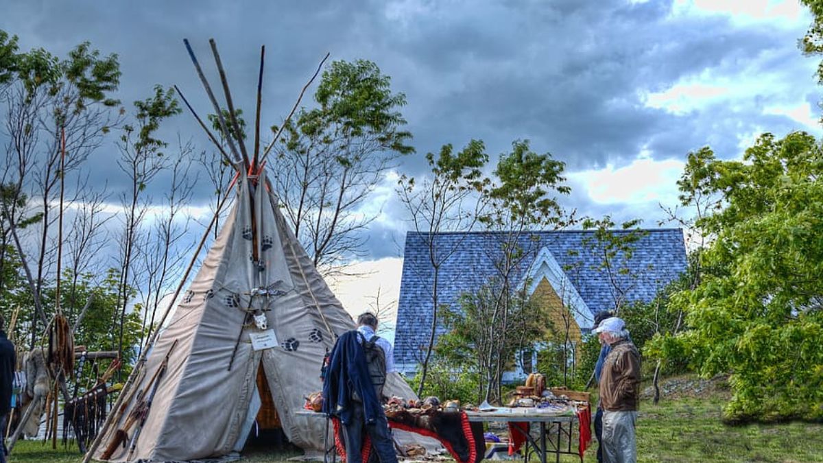 Immerse Yourself in Nature: Teepee Camping in Utah - Skeehive