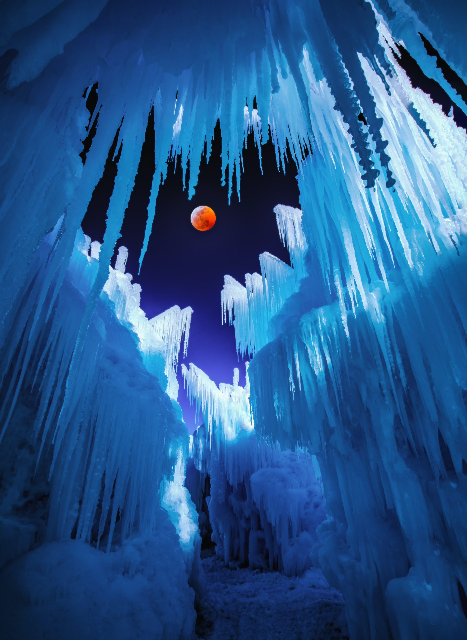 Discover the Magical Midway Ice Castles in Utah - Skeehive